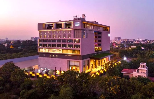 Debjeet Banerjee hotel the park indore